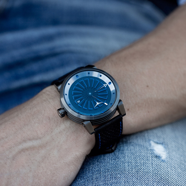 Zinvo Blade Nitro 9 - Conteenium